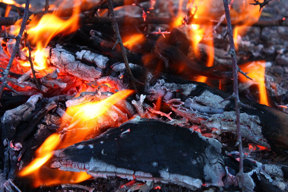 How to Start a Campfire – BOMKI